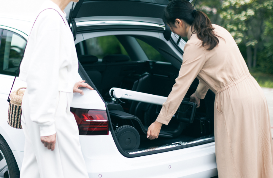 WHILL[ウィル]公式｜製品情報｜WHILL Model R | 近距離モビリティ 電動車椅子