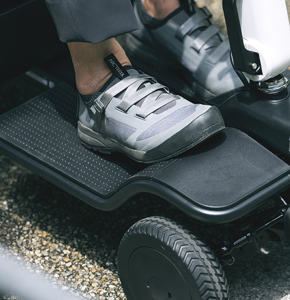 WHILL[ウィル]公式｜製品情報｜WHILL Model R | 近距離モビリティ 電動車椅子