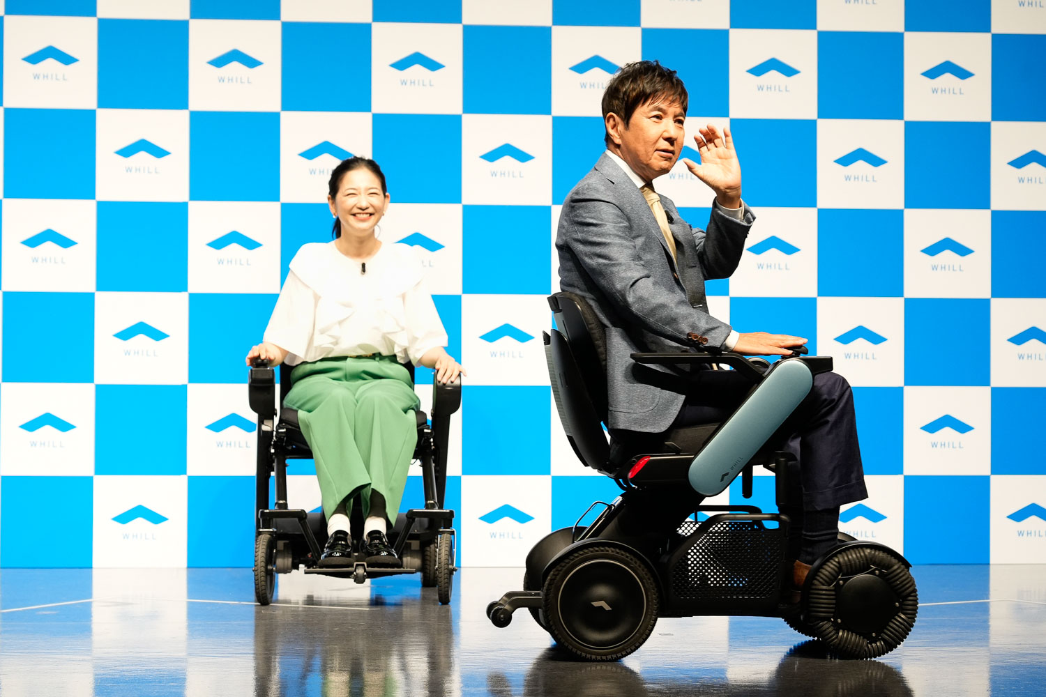 ＜プレスリリース＞関根勤さん・麻里さん登場、家族で免許返納やこれからの移動について考える WHILL「家族に贈る、新しいモビリティ」PRイベント | 近距離モビリティ 電動車椅子