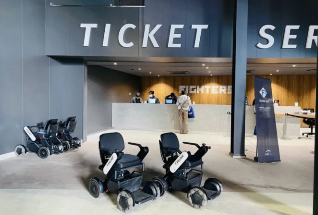 ＜プレスリリース＞AGHトヨタ札幌とWHILL社、免許不要の近距離モビリティ「ウィル」活用で続々と他業種連携：誰もが移動しやすい環境を横断整備 | 近距離モビリティ 電動車椅子