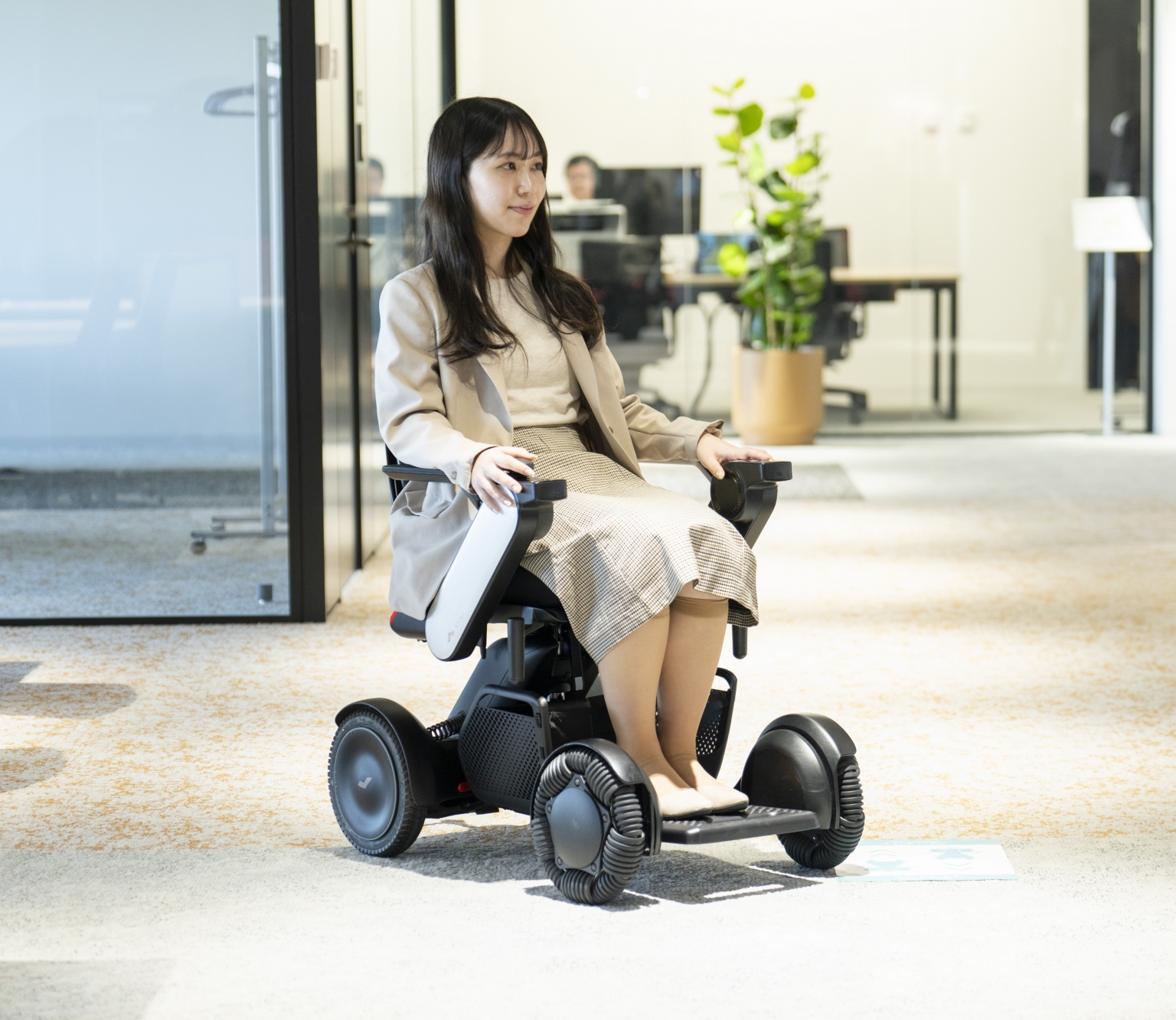 ＜プレスリリース＞WHILL社、「H.C.R. 2025 国際福祉機器展&フォーラム」に出展 | 近距離モビリティ 電動車椅子